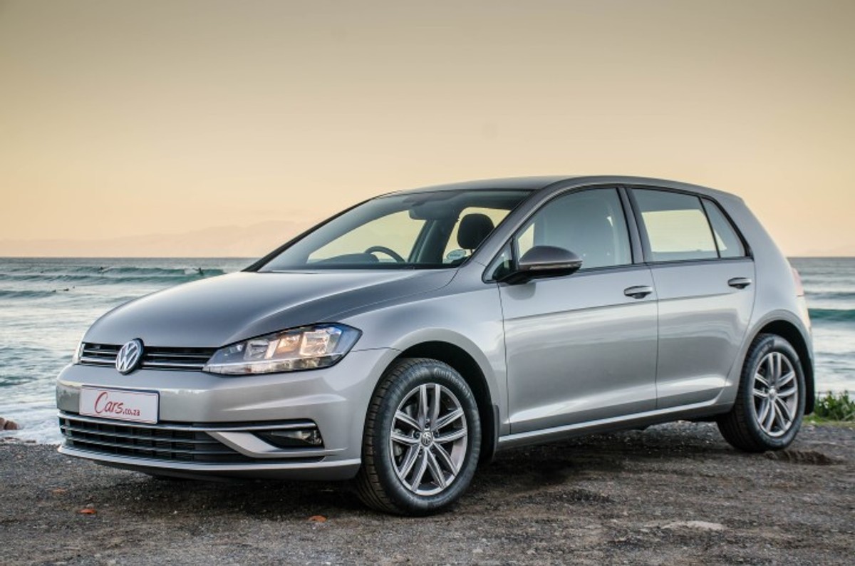 Volkswagen Golf 1 0 TSI Comfortline 2017 Quick Review Cars co za